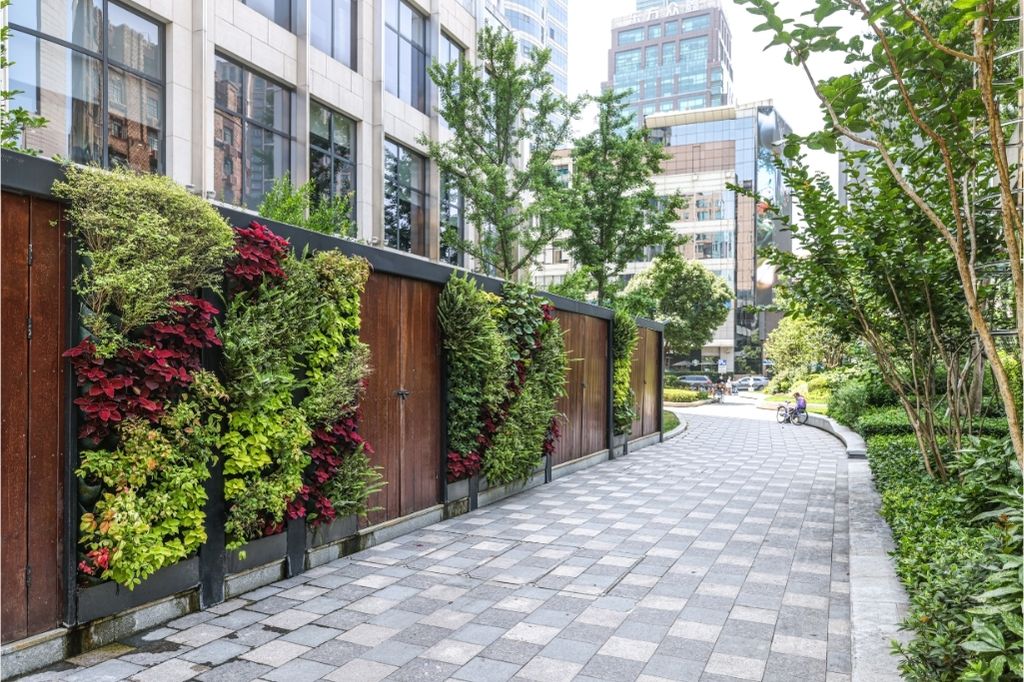 Artificial Green Walls vs. Living Walls: Pros and Cons – Naturalist
